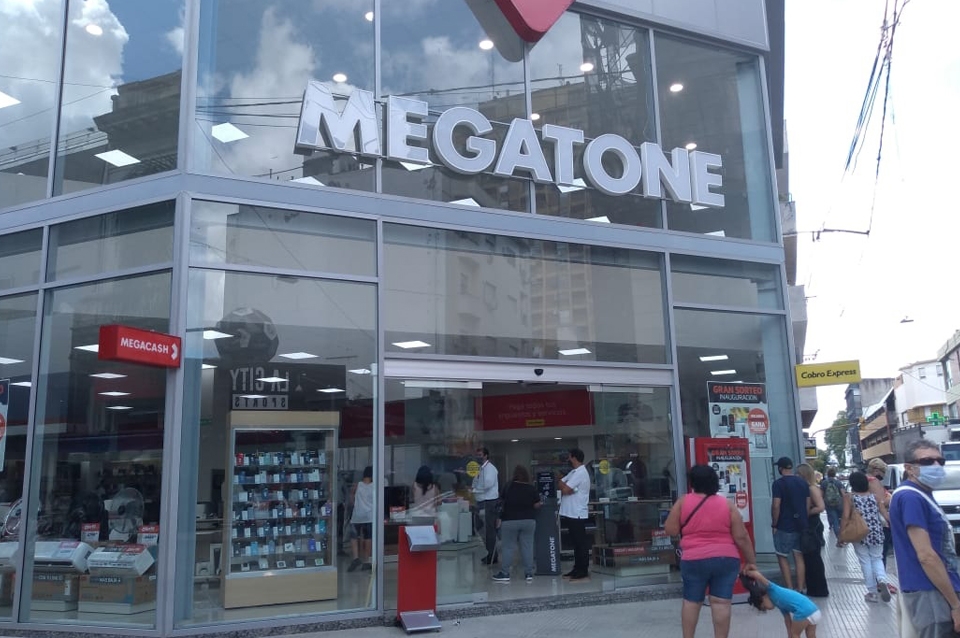 Megatone inauguró una nueva sucursal en la peatonal santafesina