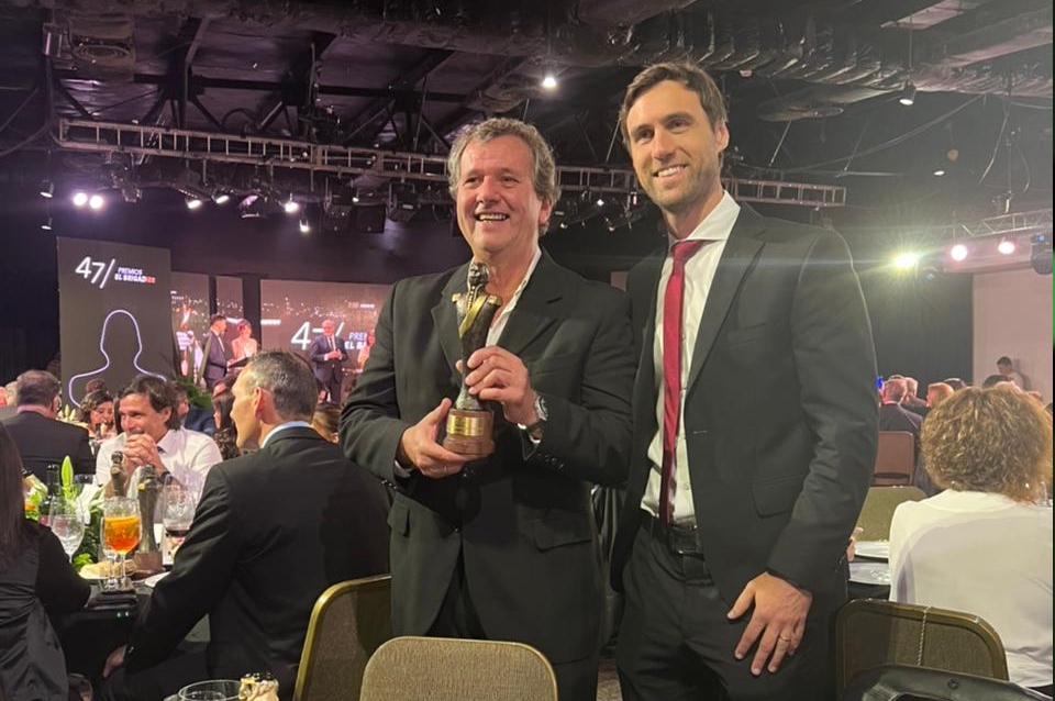 LT10 recibió “El Brigadier” a mejor radio AM de la región